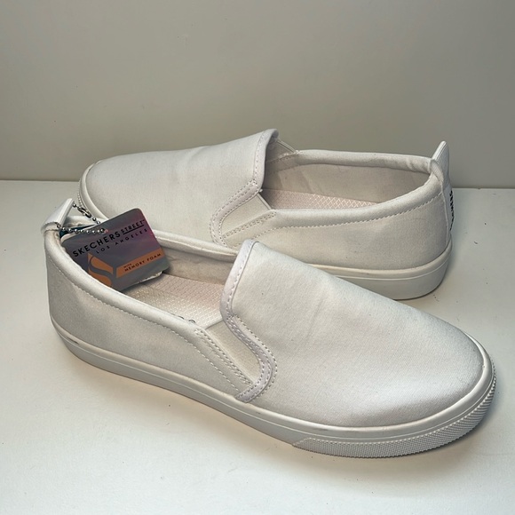 Skechers | Shoes | Nwt Skechers Street Poppyevery Daisy Sneaker | Poshmark